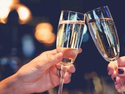 Cheers in Italian: 8 Happy Ways to Say it